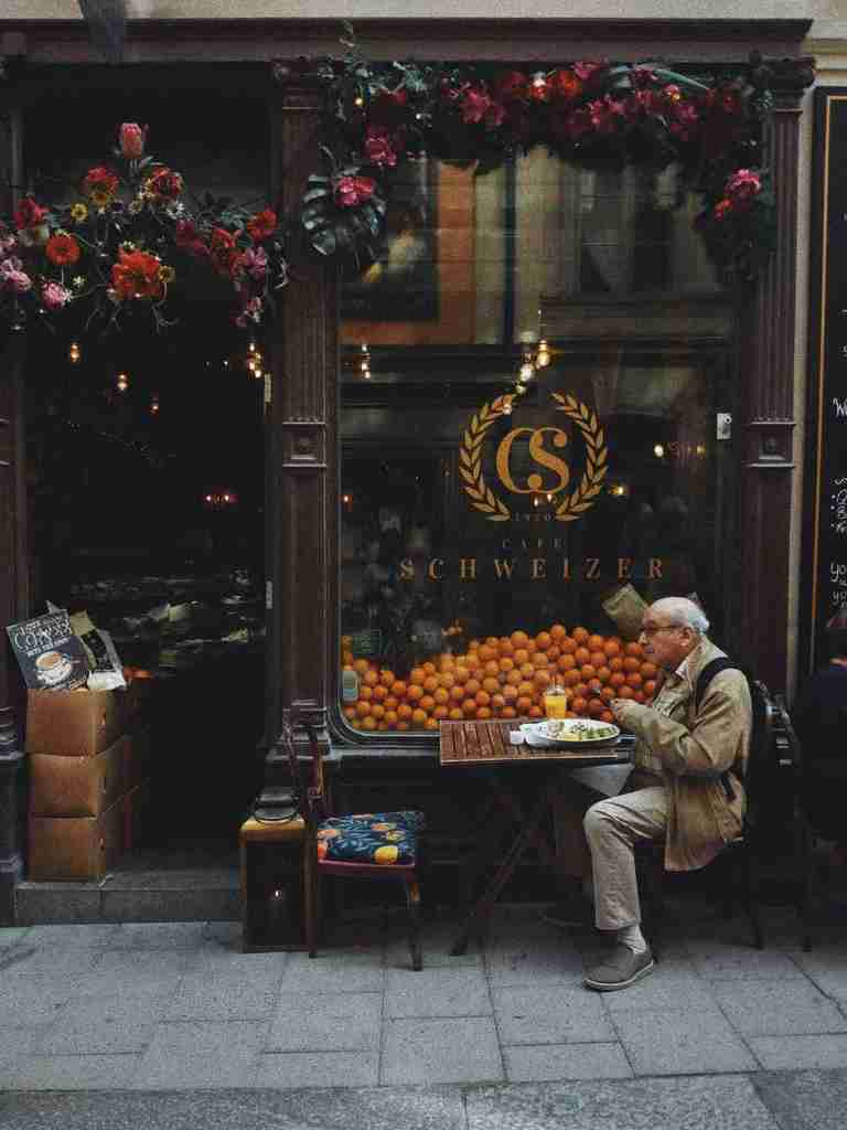 Surging Consumer Concerns Amid Inflation, Interest Rate Uncertainty ...